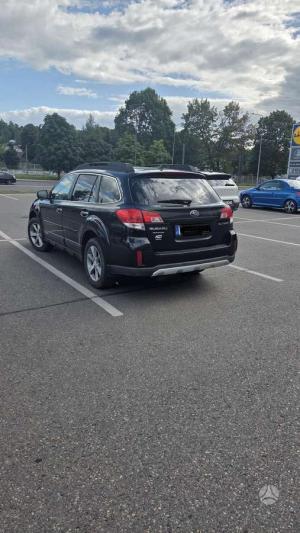 Black Subaru Outback 2013 in Vilnius, with an engine capacity of 2.50 L and mileage of 216 thousand km for 6500 €, photo 5 on AUTOMOTO.COM.LV