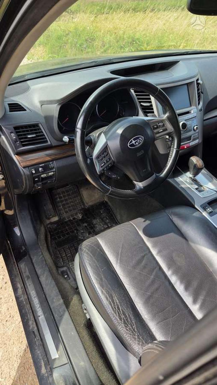 Black Subaru Outback 2013 in Vilnius, with an engine capacity of 2.50 L and mileage of 216 thousand km for 6500 €, photo 6 on AUTOMOTO.COM.LV
