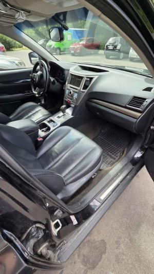 Black Subaru Outback 2013 in Vilnius, with an engine capacity of 2.50 L and mileage of 216 thousand km for 6500 €, photo 7 on AUTOMOTO.COM.LV