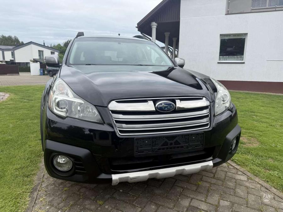 Black Subaru Outback 2013 in Kaunas, with an engine capacity of 3.60 L and mileage of 215 thousand km for 8900 €, photo 3 on AUTOMOTO.COM.LV