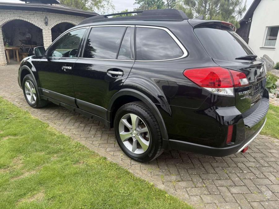 Black Subaru Outback 2013 in Kaunas, with an engine capacity of 3.60 L and mileage of 215 thousand km for 8900 €, photo 6 on AUTOMOTO.COM.LV