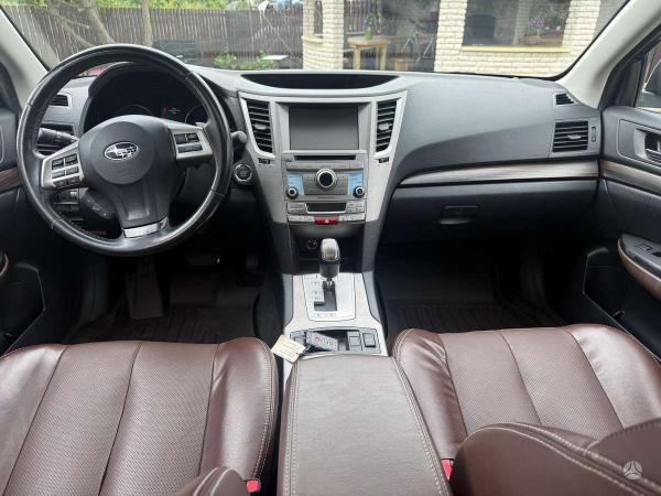 Black Subaru Outback 2013 in Kaunas, with an engine capacity of 3.60 L and mileage of 215 thousand km for 8900 €, photo 8 on AUTOMOTO.COM.LV