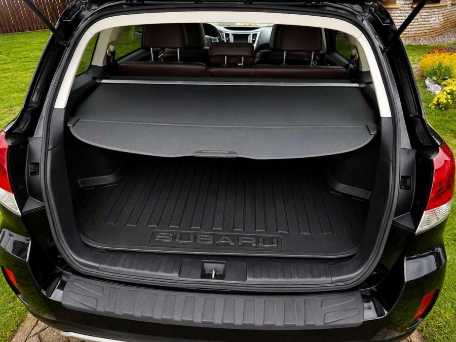 Black Subaru Outback 2013 in Kaunas, with an engine capacity of 3.60 L and mileage of 215 thousand km for 8900 €, photo 13 on AUTOMOTO.COM.LV