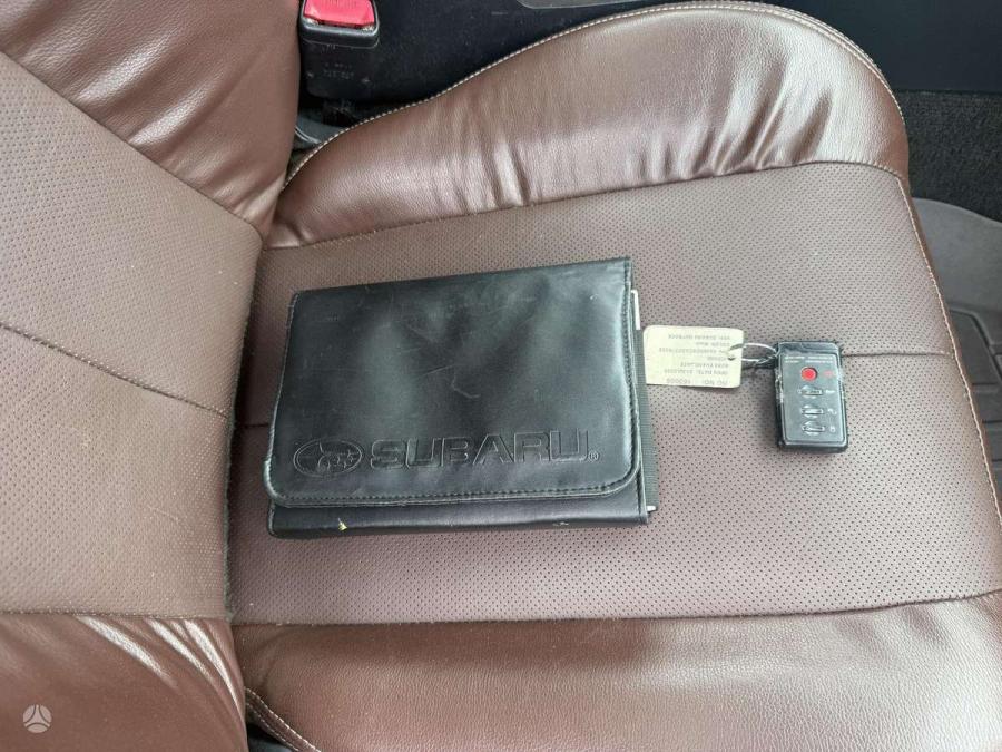 Black Subaru Outback 2013 in Kaunas, with an engine capacity of 3.60 L and mileage of 215 thousand km for 8900 €, photo 15 on AUTOMOTO.COM.LV