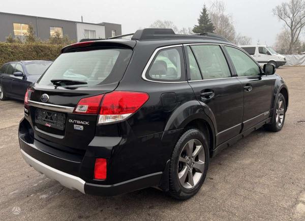 Black Subaru Outback 2014 in Panevezys, with an engine capacity of 2.00 L and mileage of 250 thousand km for 6200 €, photo 3 on AUTOMOTO.COM.LV
