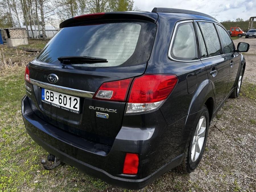 Black Subaru Outback 2014 in Daugavpils, with an engine capacity of 2.00 L and mileage of 329 thousand km for 3950 €, photo 7 on AUTOMOTO.COM.LV