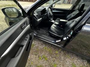 Black Subaru Outback 2014 in Daugavpils, with an engine capacity of 2.00 L and mileage of 329 thousand km for 3950 €, photo 15 on AUTOMOTO.COM.LV