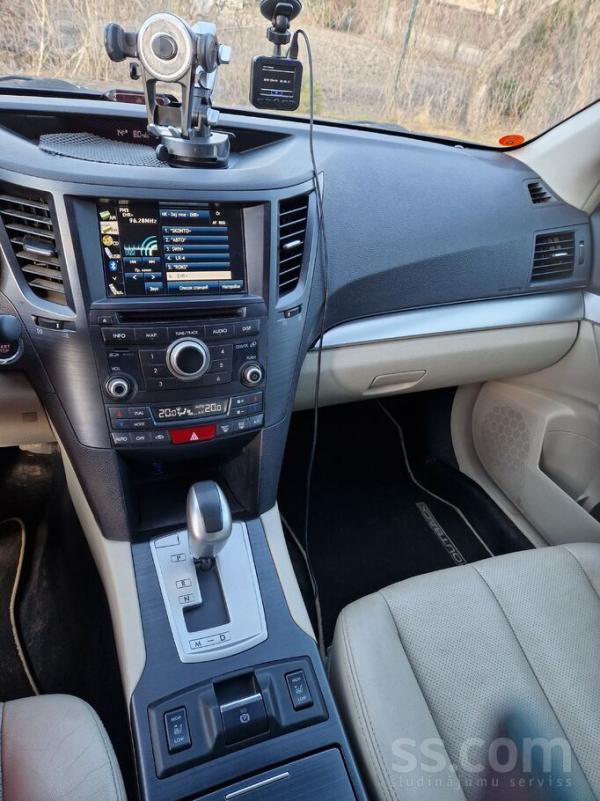 Black Subaru Outback 2014 in Riga, with an engine capacity of 2.00 L and mileage of 165 thousand km for 6700 €, photo 7 on AUTOMOTO.COM.LV