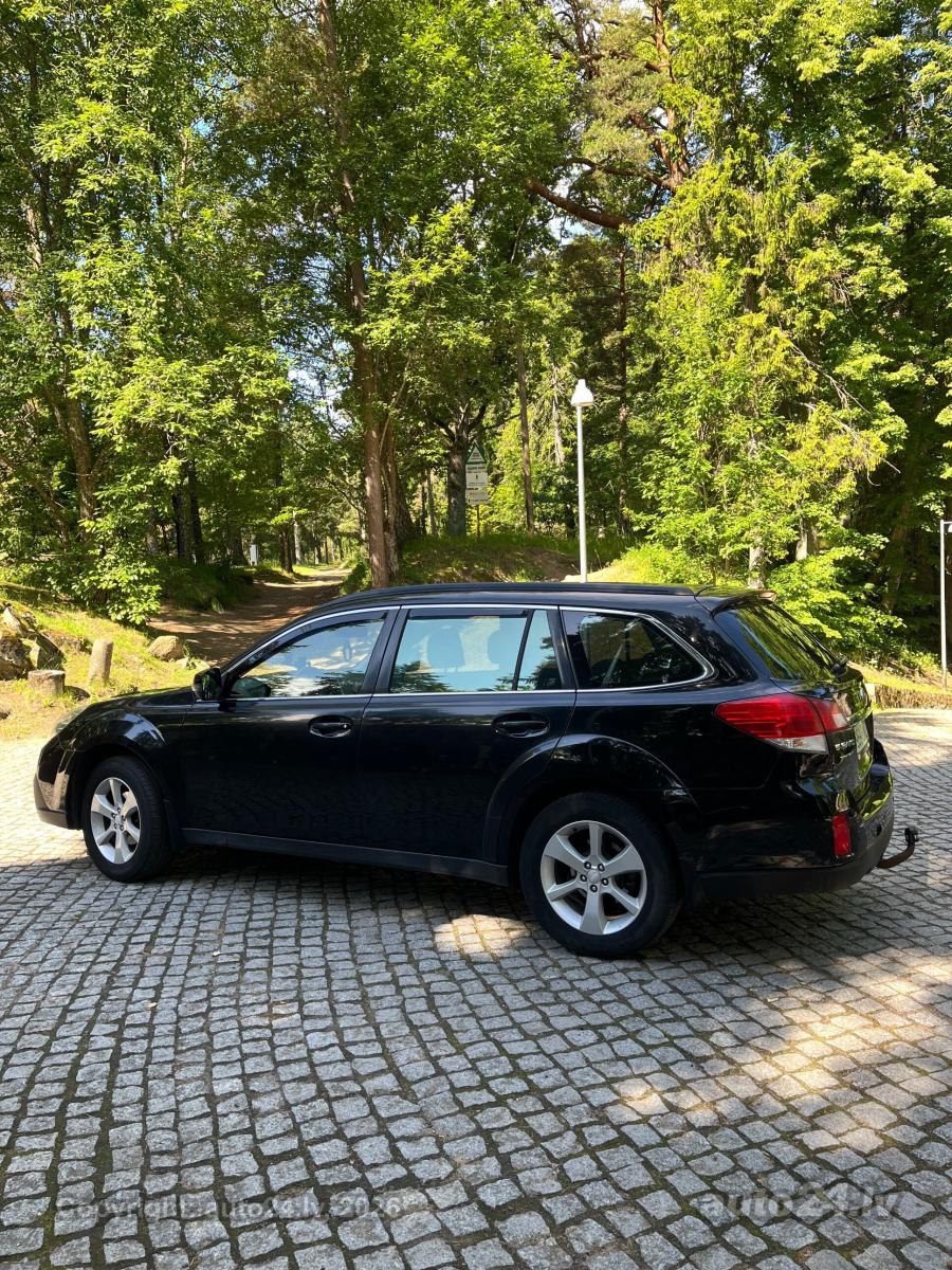 Melns Subaru Outback 2014 Tallina, ar dzinēja tilpumu 2.50 L un nobraukumu 220 tūkst. km par 7900 €, foto 6 vietnē AUTOMOTO.COM.LV