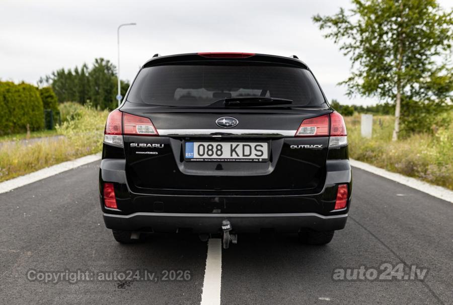 Black Subaru Outback 2014 in Tallinn, with an engine capacity of 2.50 L and mileage of 329 thousand km for 5490 €, photo 6 on AUTOMOTO.COM.LV