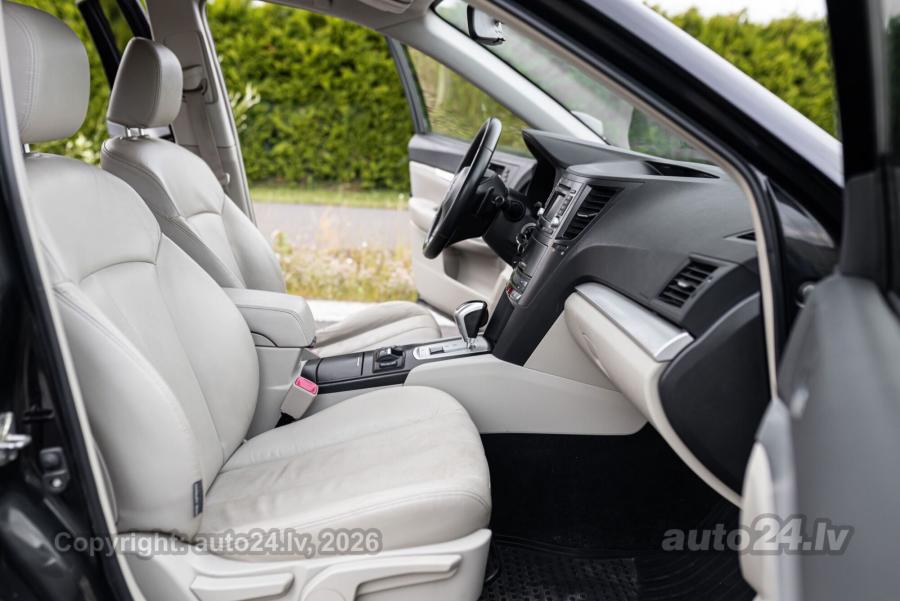 Black Subaru Outback 2014 in Tallinn, with an engine capacity of 2.50 L and mileage of 329 thousand km for 5490 €, photo 11 on AUTOMOTO.COM.LV