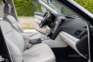Black Subaru Outback 2014 in Tallinn, with an engine capacity of 2.50 L and mileage of 329 thousand km for 5490 €, photo 16 on AUTOMOTO.COM.LV