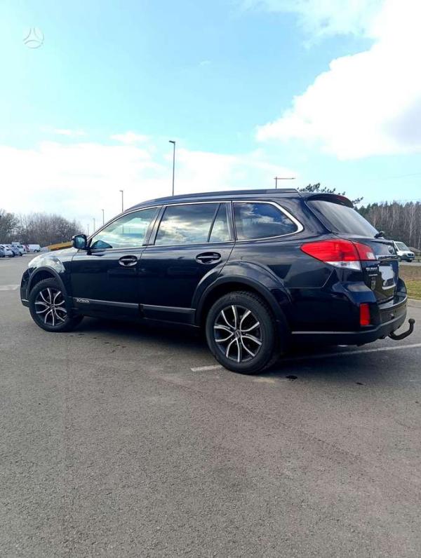 Black Subaru Outback 2014 in Vilnius, with an engine capacity of 2.00 L and mileage of 250 thousand km for 3900 €, photo 3 on AUTOMOTO.COM.LV