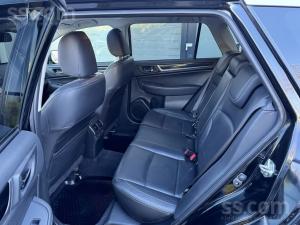 Black Subaru Outback 2015 in Riga, with an engine capacity of 2.50 L and mileage of 267 thousand km for 11900 €, photo 18 on AUTOMOTO.COM.LV