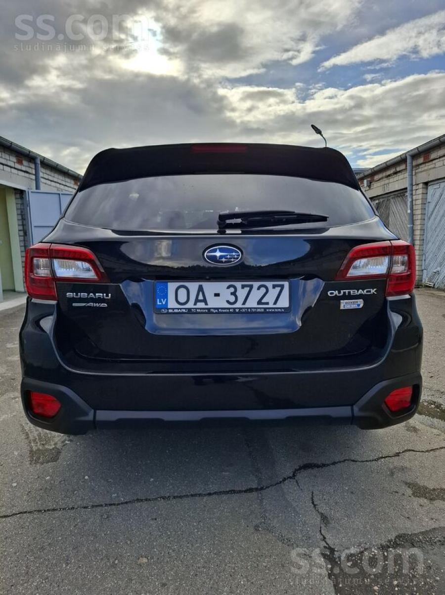 Black Subaru Outback 2015 in Riga, with an engine capacity of 2.00 L and mileage of 189 thousand km for 12000 €, photo 5 on AUTOMOTO.COM.LV