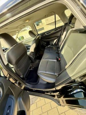 Black Subaru Outback 2015 in Vilnius, with an engine capacity of 2.50 L and mileage of 313 thousand km for 12900 €, photo 12 on AUTOMOTO.COM.LV