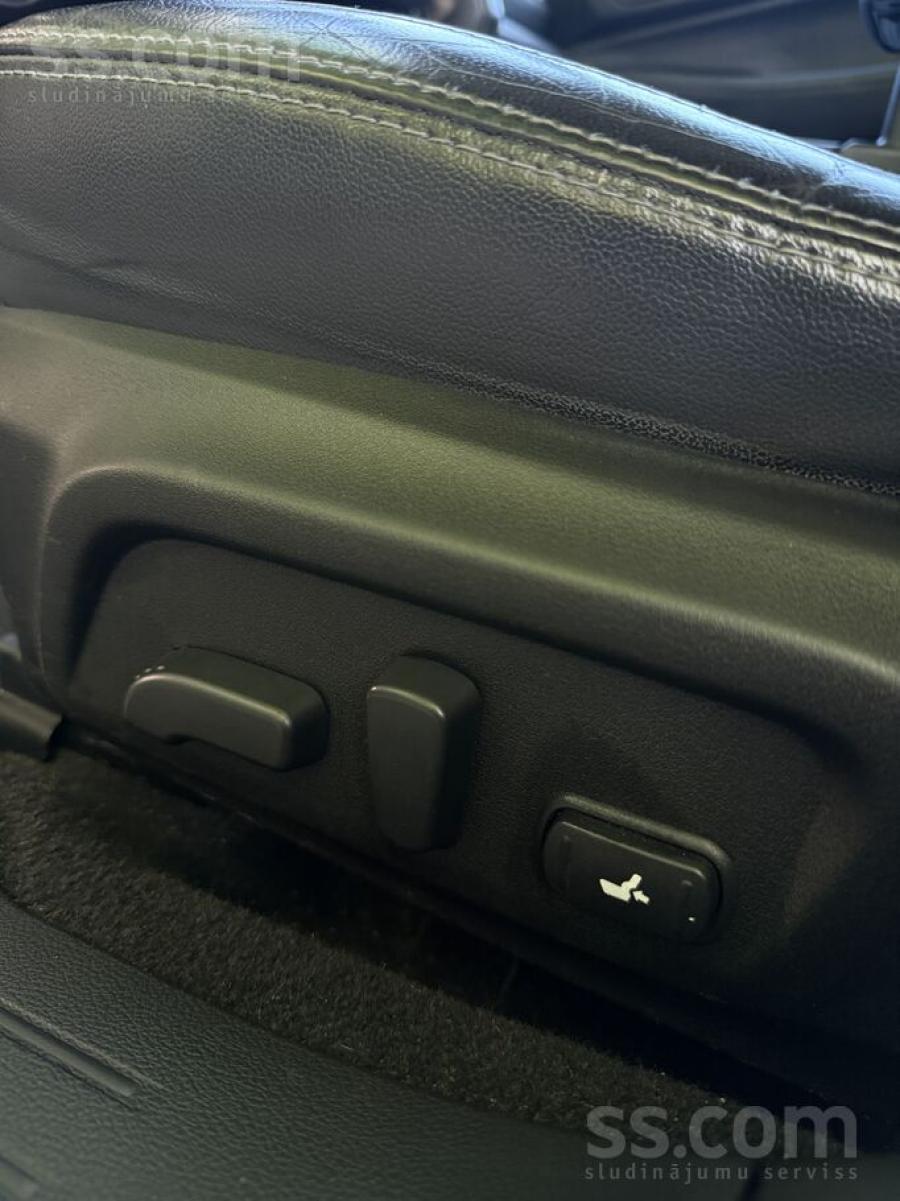 Черный Субару Аутбек 2016 в Вентспилс, объемом двигателя 2.00 л и пробегом 192 тыс. км за 12000 €, фото 12 на AUTOMOTO.COM.LV