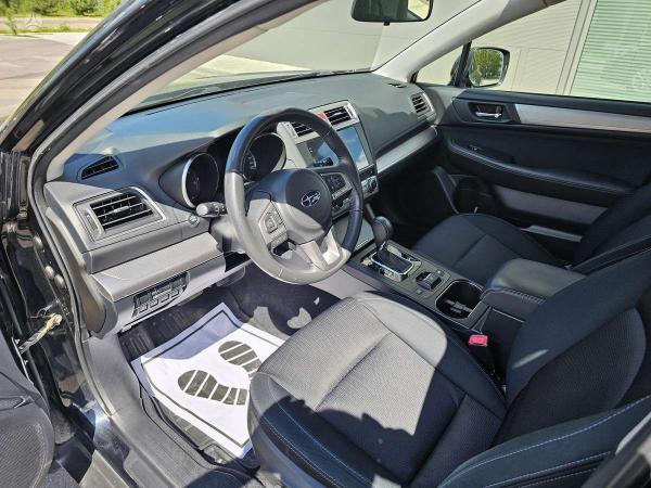 Black Subaru Outback 2016 in Vilnius, with an engine capacity of 2.00 L and mileage of 170 thousand km for 13300 €, photo 3 on AUTOMOTO.COM.LV