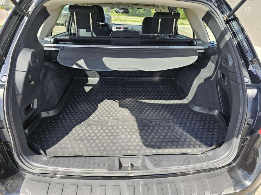 Black Subaru Outback 2016 in Vilnius, with an engine capacity of 2.00 L and mileage of 170 thousand km for 13300 €, photo 6 on AUTOMOTO.COM.LV