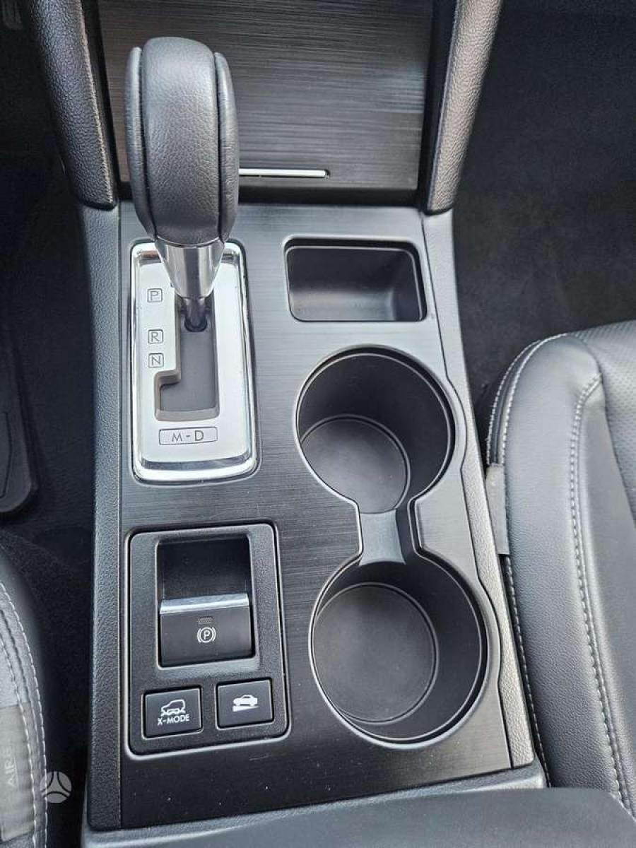 Black Subaru Outback 2016 in Siauliai, with an engine capacity of 2.50 L and mileage of 177 thousand km for 13950 €, photo 19 on AUTOMOTO.COM.LV