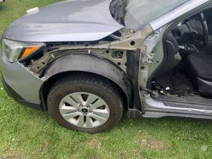 Black Subaru Outback 2016 in Kaisiadorys, with an engine capacity of 2.50 L and mileage of 300 thousand km for 4500 €, photo 10 on AUTOMOTO.COM.LV