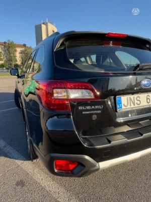 Black Subaru Outback 2017 in Vilnius, with an engine capacity of 2.50 L and mileage of 102 thousand km for 16000 €, photo 5 on AUTOMOTO.COM.LV
