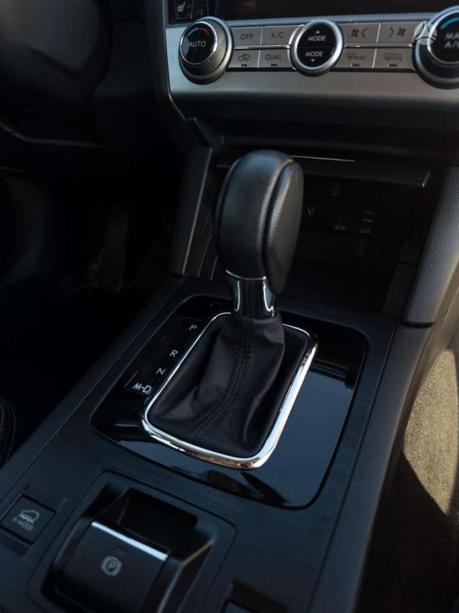Black Subaru Outback 2017 in Vilnius, with an engine capacity of 2.50 L and mileage of 102 thousand km for 16000 €, photo 11 on AUTOMOTO.COM.LV