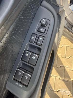 Black Subaru Outback 2017 in Vilnius, with an engine capacity of 2.50 L and mileage of 239 thousand km for 11900 €, photo 16 on AUTOMOTO.COM.LV