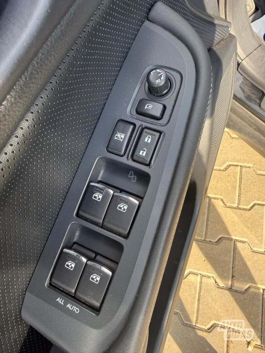 Black Subaru Outback 2017 in Vilnius, with an engine capacity of 2.50 L and mileage of 239 thousand km for 11900 €, photo 16 on AUTOMOTO.COM.LV