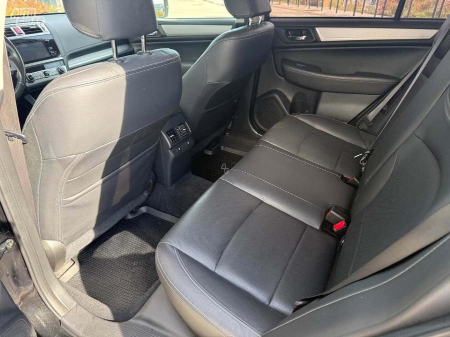 Black Subaru Outback 2017 in Vilnius, with an engine capacity of 2.50 L and mileage of 239 thousand km for 11900 €, photo 19 on AUTOMOTO.COM.LV