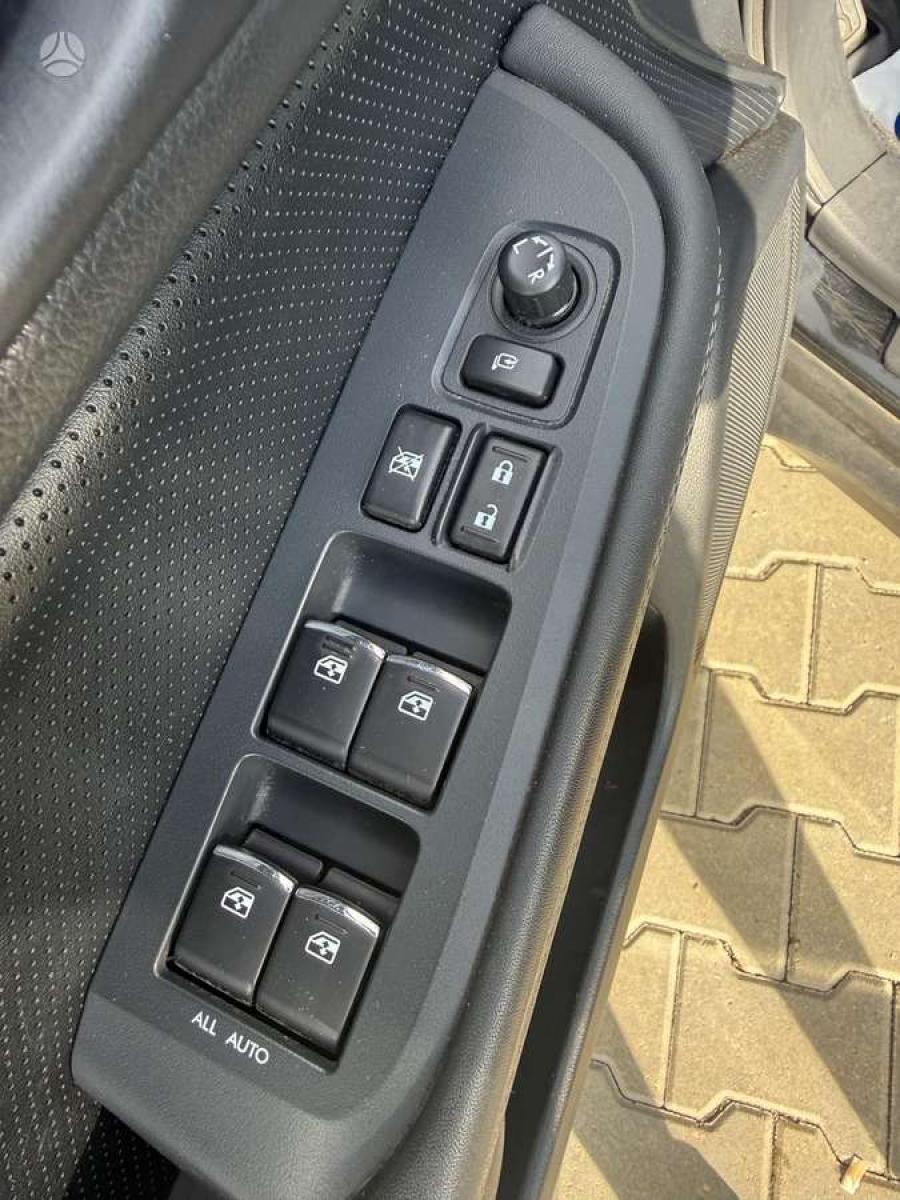 Black Subaru Outback 2017 in Vilnius, with an engine capacity of 2.50 L and mileage of 239 thousand km for 11900 €, photo 19 on AUTOMOTO.COM.LV