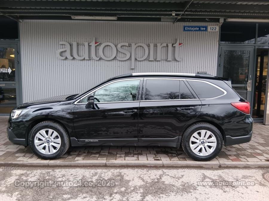 Black Subaru Outback 2018 in Tallinn, with an engine capacity of 2.00 L and mileage of 142 thousand km for 13990 €, photo 2 on AUTOMOTO.COM.LV