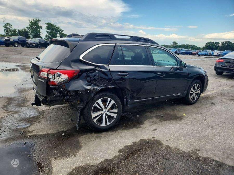 Black Subaru Outback 2019 in Alytus, with an engine capacity of 2.50 L and mileage of 202 thousand km for 5900 €, photo 4 on AUTOMOTO.COM.LV