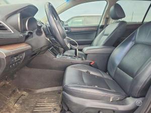 Black Subaru Outback 2019 in Alytus, with an engine capacity of 2.50 L and mileage of 202 thousand km for 5900 €, photo 8 on AUTOMOTO.COM.LV