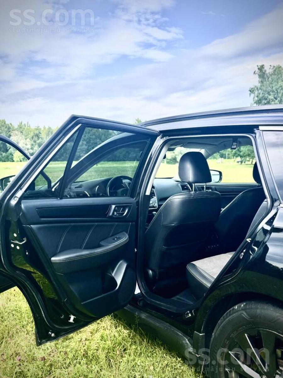 Black Subaru Outback 2019 in Riga, with an engine capacity of 2.50 L and mileage of 241 thousand km for 15500 €, photo 3 on AUTOMOTO.COM.LV
