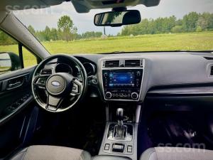 Black Subaru Outback 2019 in Riga, with an engine capacity of 2.50 L and mileage of 241 thousand km for 15500 €, photo 4 on AUTOMOTO.COM.LV