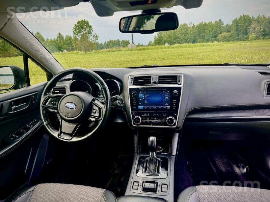 Black Subaru Outback 2019 in Riga, with an engine capacity of 2.50 L and mileage of 241 thousand km for 15500 €, photo 4 on AUTOMOTO.COM.LV