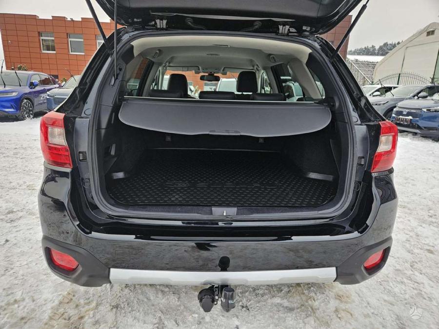 Black Subaru Outback 2020 in Vilnius, with an engine capacity of 2.50 L and mileage of 110 thousand km for 23290 €, photo 8 on AUTOMOTO.COM.LV
