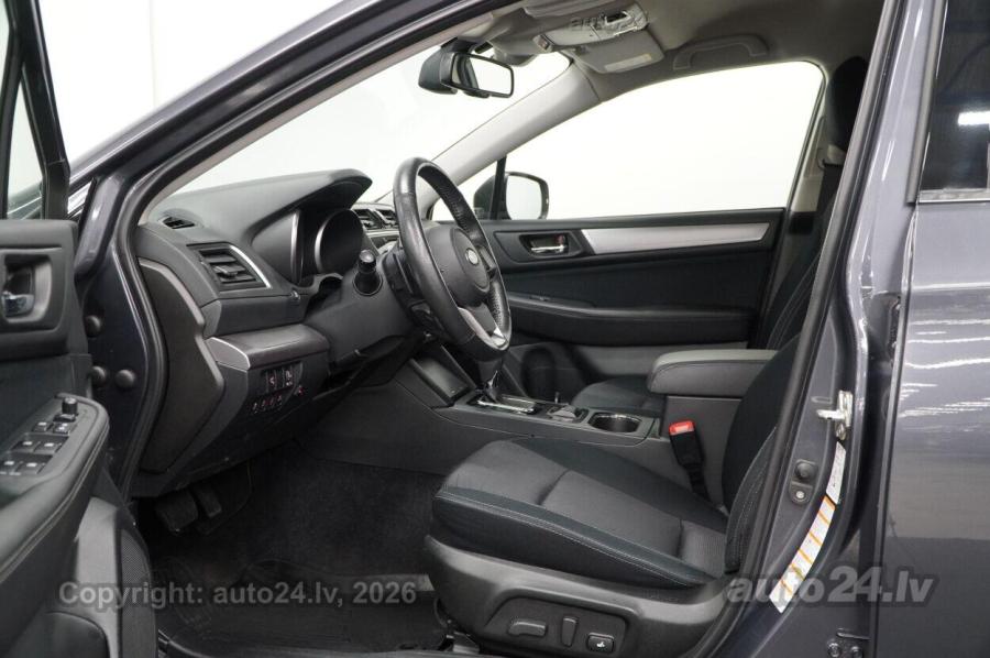 Black Subaru Outback 2020 in Tallinn, with an engine capacity of 2.50 L and mileage of 130 thousand km for 21900 €, photo 8 on AUTOMOTO.COM.LV
