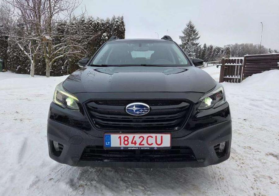 Black Subaru Outback 2020 in Ukmerge, with an engine capacity of 2.50 L and mileage of 115 thousand km for 16000 €, photo 4 on AUTOMOTO.COM.LV