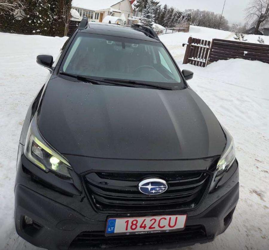 Black Subaru Outback 2020 in Ukmerge, with an engine capacity of 2.50 L and mileage of 115 thousand km for 16000 €, photo 6 on AUTOMOTO.COM.LV