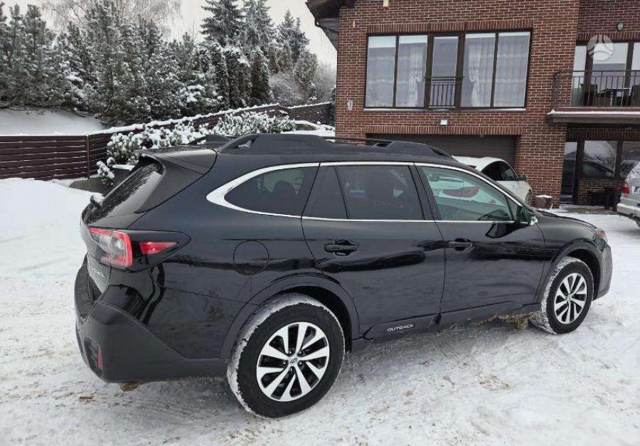 Black Subaru Outback 2020 in Ukmerge, with an engine capacity of 2.50 L and mileage of 115 thousand km for 16000 €, photo 7 on AUTOMOTO.COM.LV