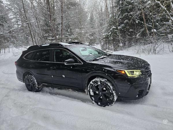 Black Subaru Outback 2021 in Utena, with an engine capacity of 2.39 L and mileage of 102 thousand km for 21000 €, photo 2 on AUTOMOTO.COM.LV