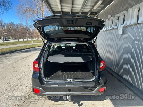Melns Subaru Outback 2021 Tallina, ar dzinēja tilpumu 2.50 L un nobraukumu 87 tūkst. km par 23490 €, foto 4 vietnē AUTOMOTO.COM.LV