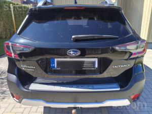 Black Subaru Outback 2021 in Riga, with an engine capacity of 2.50 L and mileage of 157 thousand km for 20950 €, photo 8 on AUTOMOTO.COM.LV