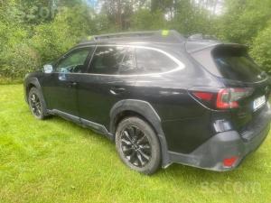 Black Subaru Outback 2023 in Riga, with an engine capacity of 2.50 L and mileage of 73 thousand km for 26300 €, photo 4 on AUTOMOTO.COM.LV