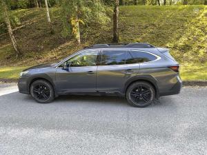 Melns Subaru Outback 2024 Viļņa, ar dzinēja tilpumu 2.50 L un nobraukumu 41 tūkst. km par 29950 €, foto  vietnē AUTOMOTO.COM.LV