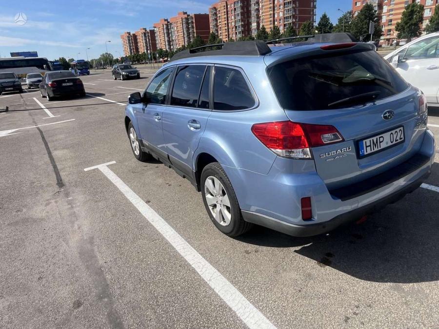 Blue Subaru Outback 2010 in Klaipeda, with an engine capacity of 2.46 L and mileage of 279 thousand km for 2550 €, photo 5 on AUTOMOTO.COM.LV