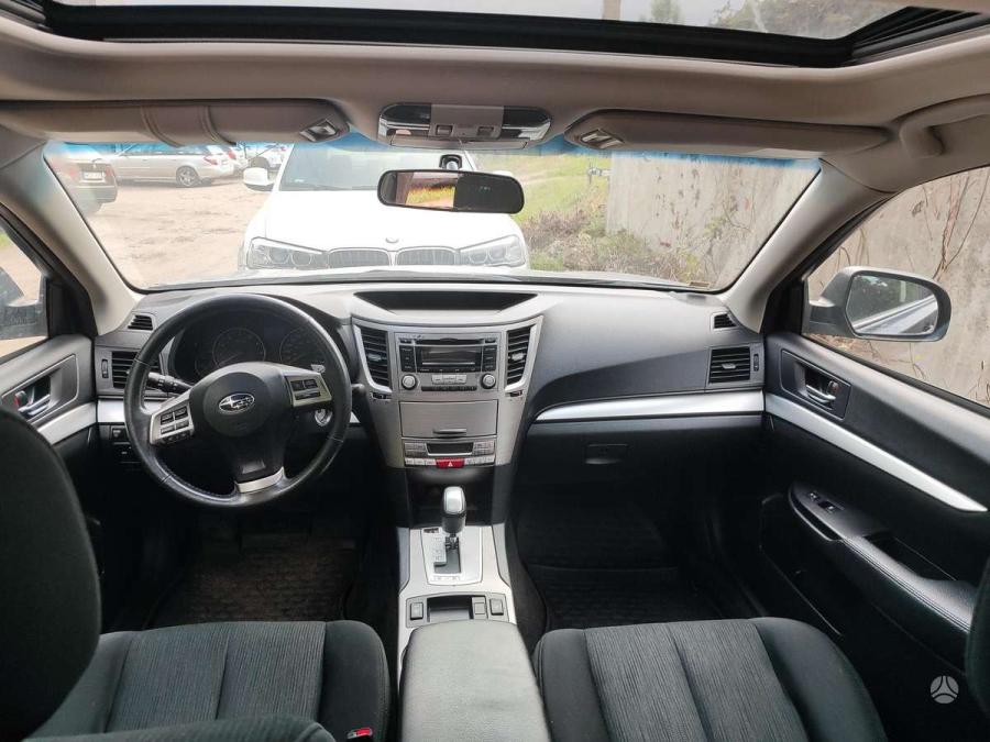 Blue Subaru Outback 2014 in Vilnius, with an engine capacity of 2.46 L and mileage of 232 thousand km for 2450 €, photo 8 on AUTOMOTO.COM.LV