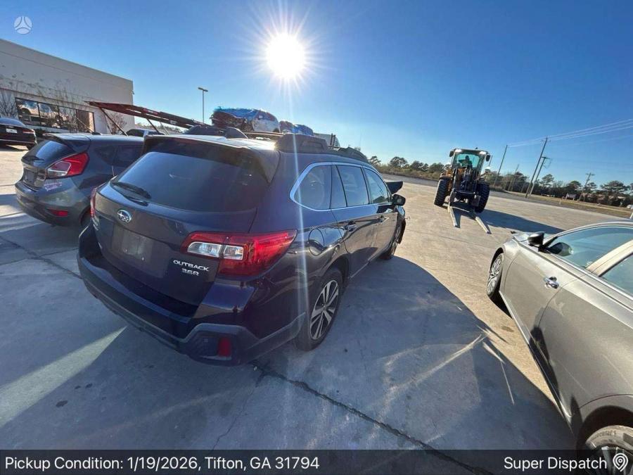 Blue Subaru Outback 2018 in Vilnius, with an engine capacity of 3.60 L and mileage of 188 thousand km for 8200 €, photo 7 on AUTOMOTO.COM.LV